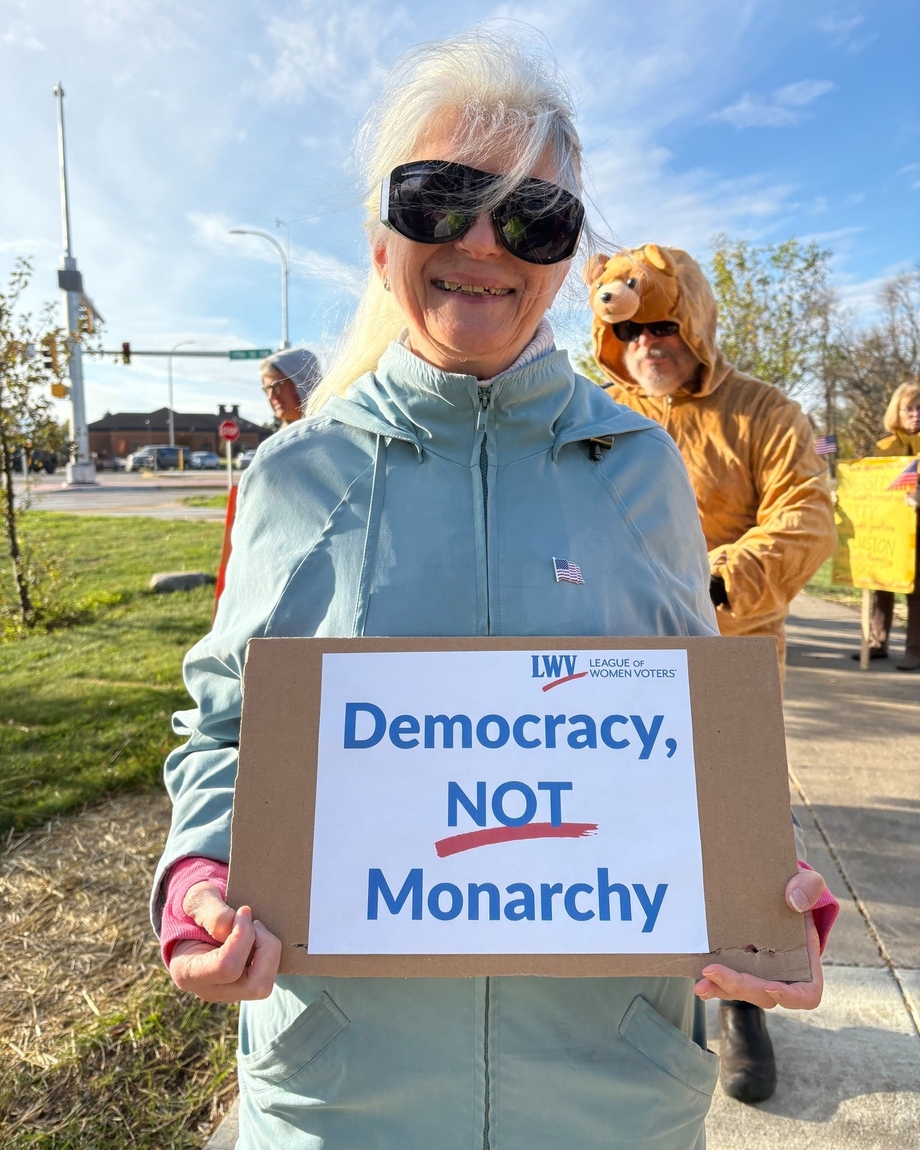 democracy voting monarchy